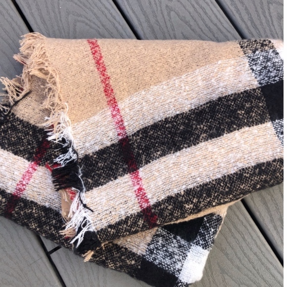 BellanBlue | Jackets & Coats | 27 Cozy Beige Plaid Frayed Vest | Poshmark